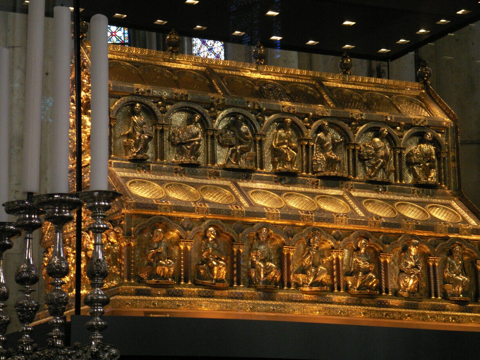 A History of Catholic Relics and Reliquaries - Teacher of Life ...
