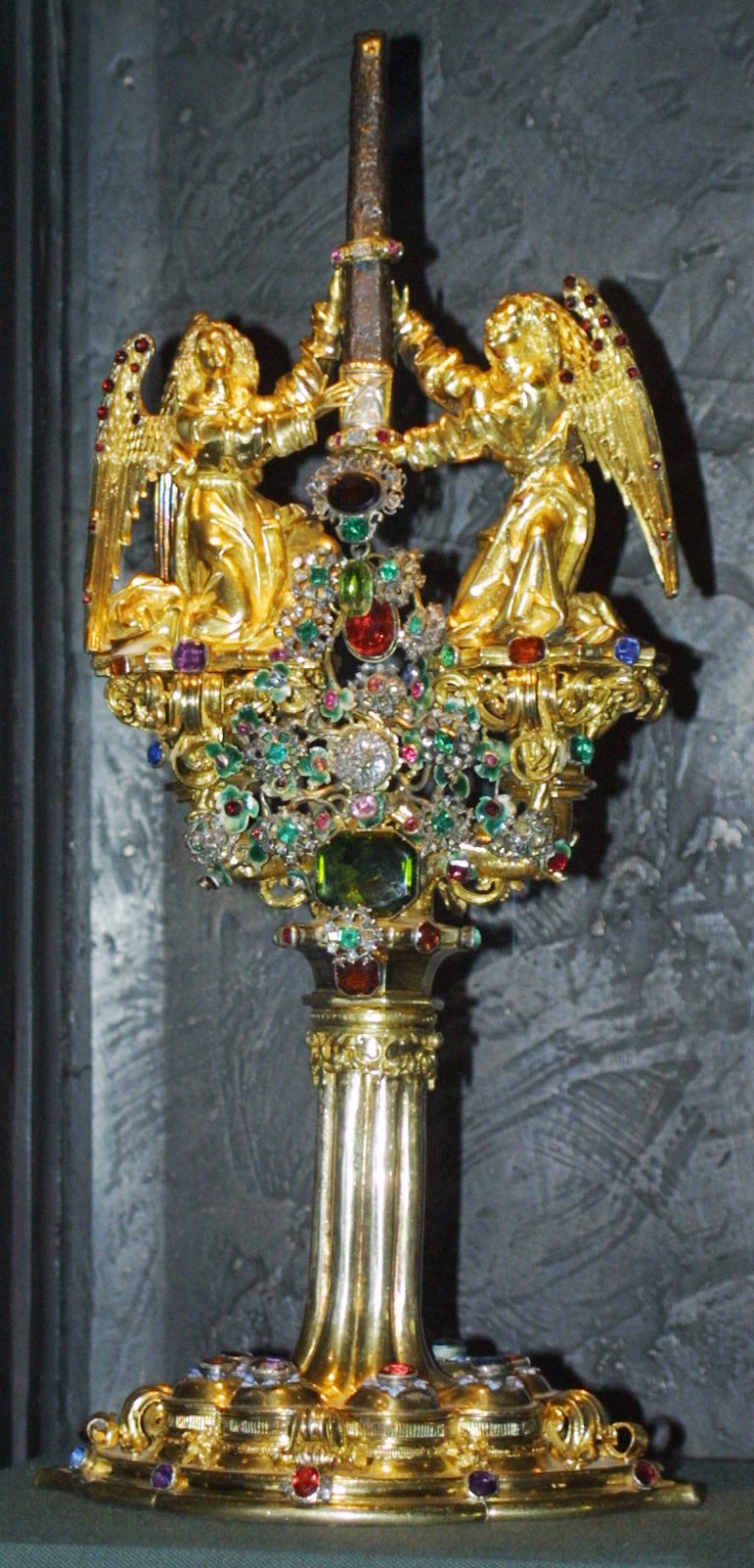 A History of Catholic Relics and Reliquaries - Teacher of Life ...