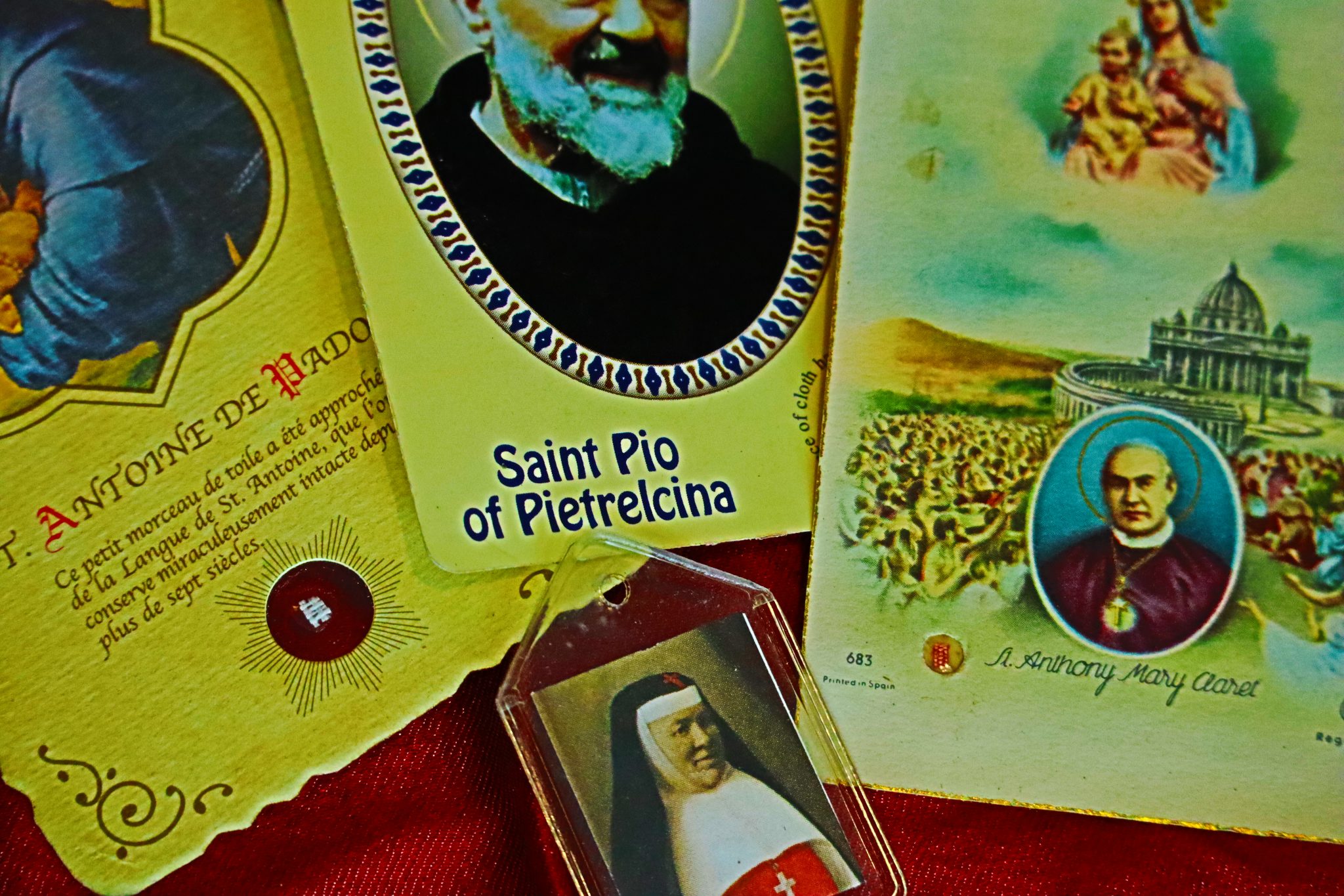 A History of Catholic Relics and Reliquaries - Teacher of Life ...